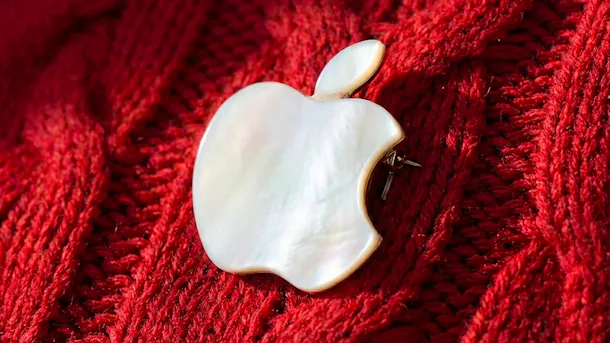 Techmeme: Sources: Apple is developing an AirTag-sized AI wearable pin ...
